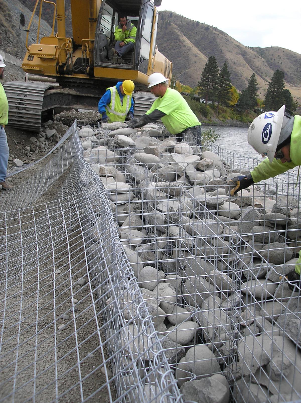 M.P. 210.5 Landslide | Hilfiker Retaining Walls