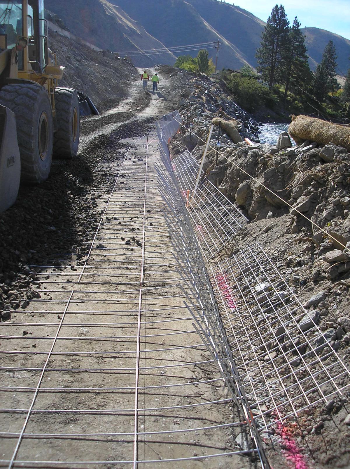 M.P. 210.5 Landslide | Hilfiker Retaining Walls