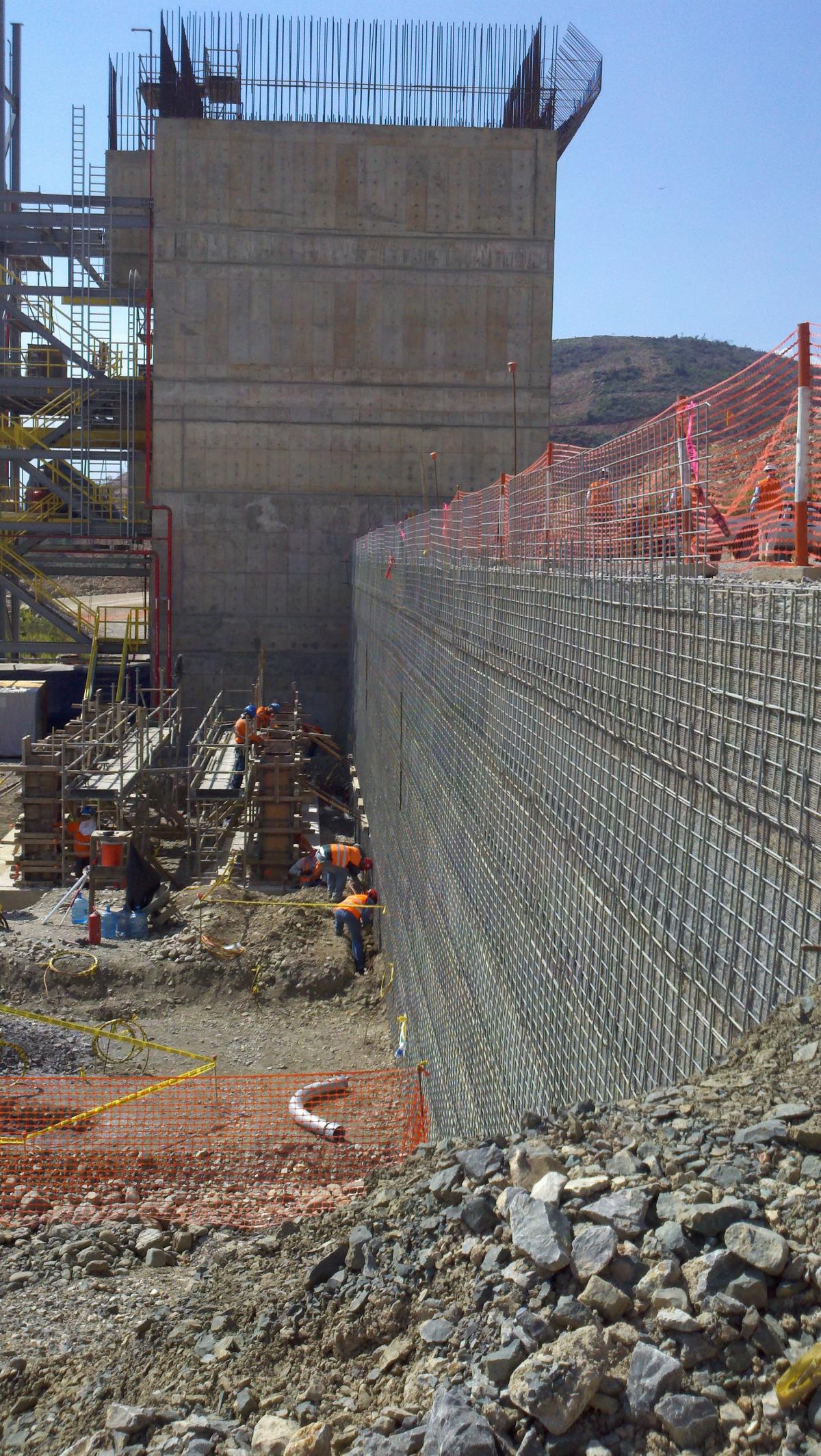 Dominican Republic Crusher Walls | Hilfiker Retaining Walls