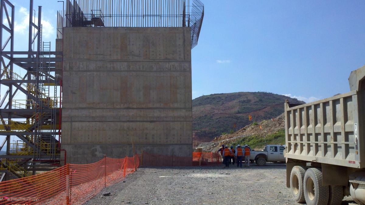 Dominican Republic Crusher Walls | Hilfiker Retaining Walls