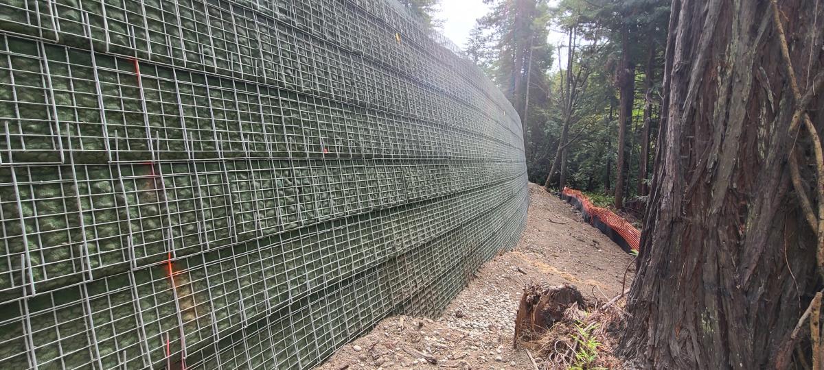 Caltrans 01-0F1604 | Hilfiker Retaining Walls