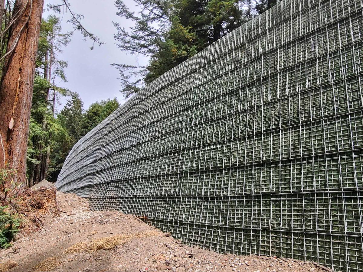 Caltrans 01-0F1604 | Hilfiker Retaining Walls