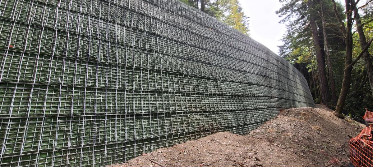 Caltrans 01-0F1604 | Hilfiker Retaining Walls