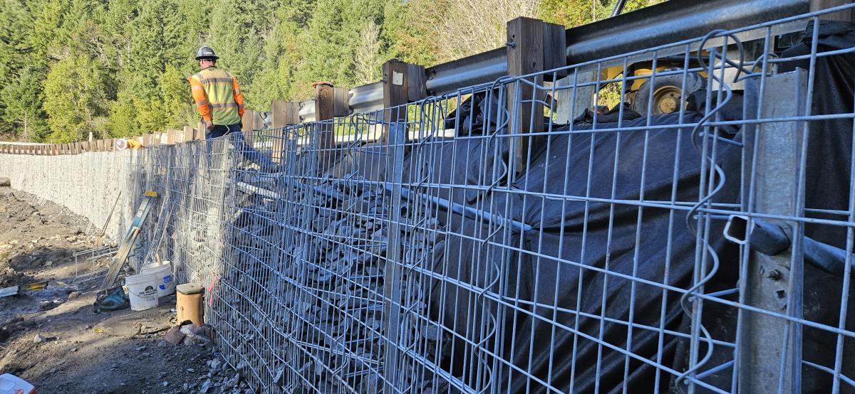 Caltrans 01-0N0904 | Hilfiker Retaining Walls