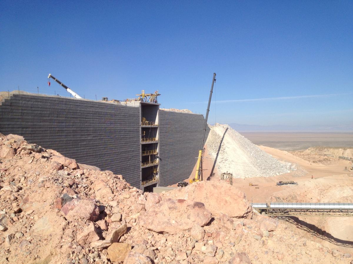 MSE Crusher Wall at Nevada Mine | Hilfiker Retaining Walls