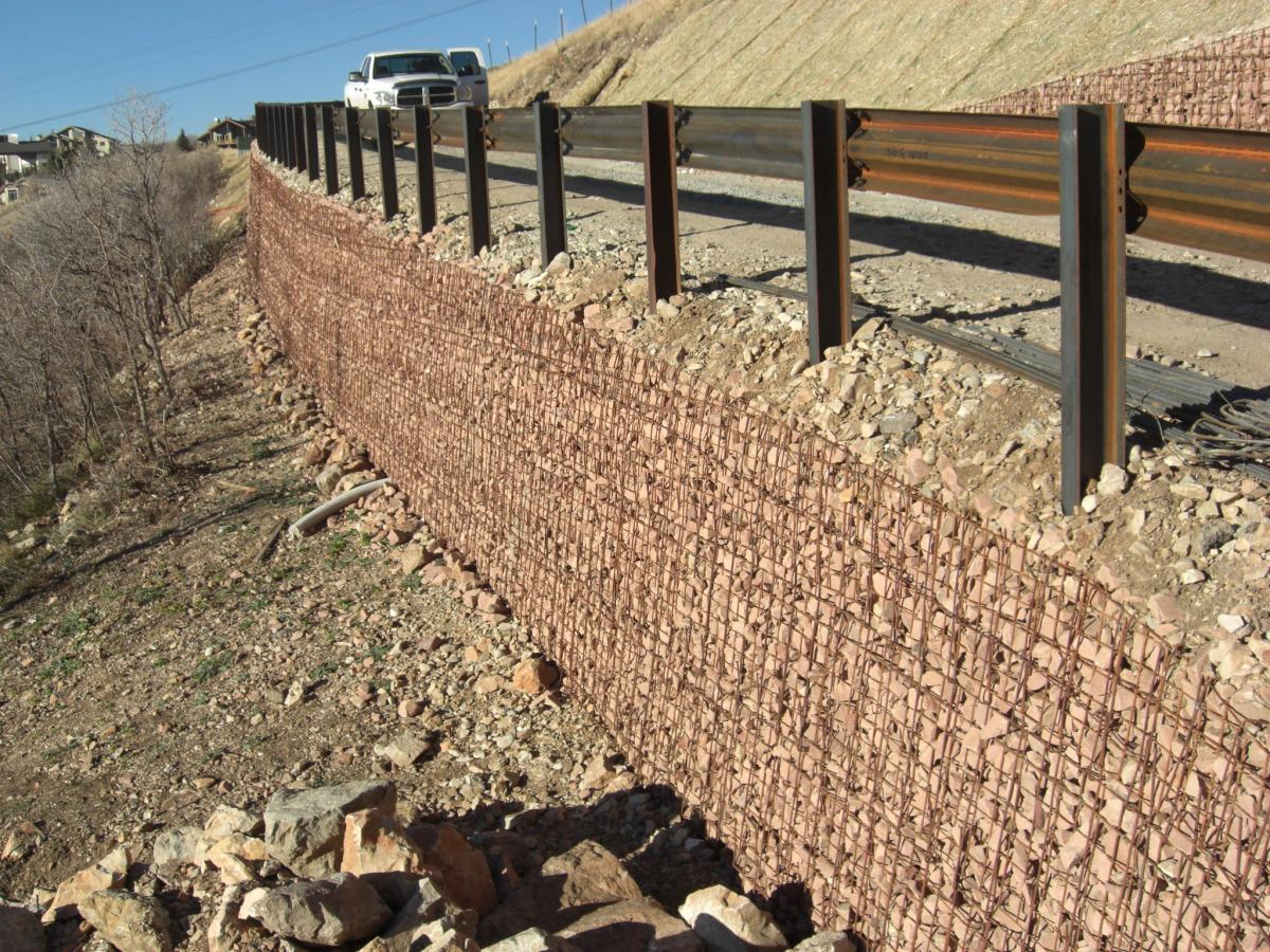 Welded Wire Wall Gallery | Hilfiker Retaining Walls