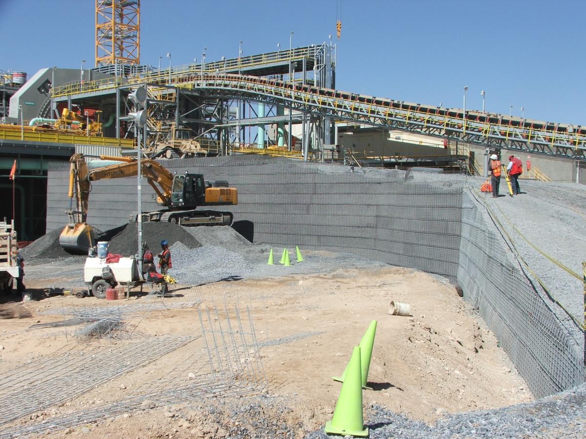 Mazapil Mine, Mill Access Ramp | Hilfiker Retaining Walls