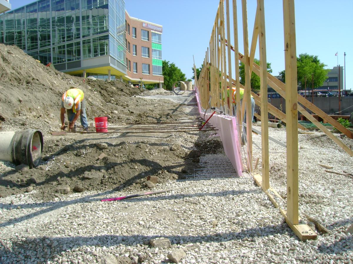 RiverBend Place Manpower | Hilfiker Retaining Walls