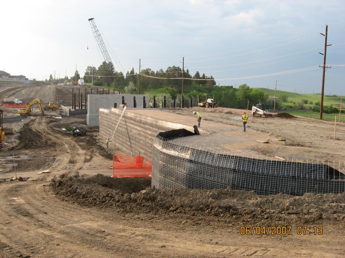 Welded Wire Wall Gallery | Hilfiker Retaining Walls