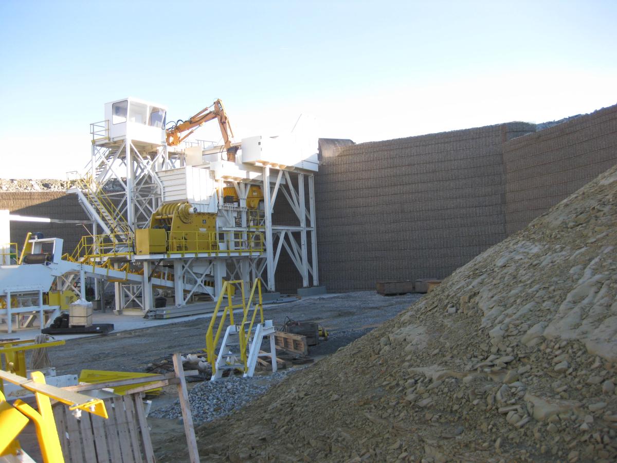 Aggregate Plant | Hilfiker Retaining Walls