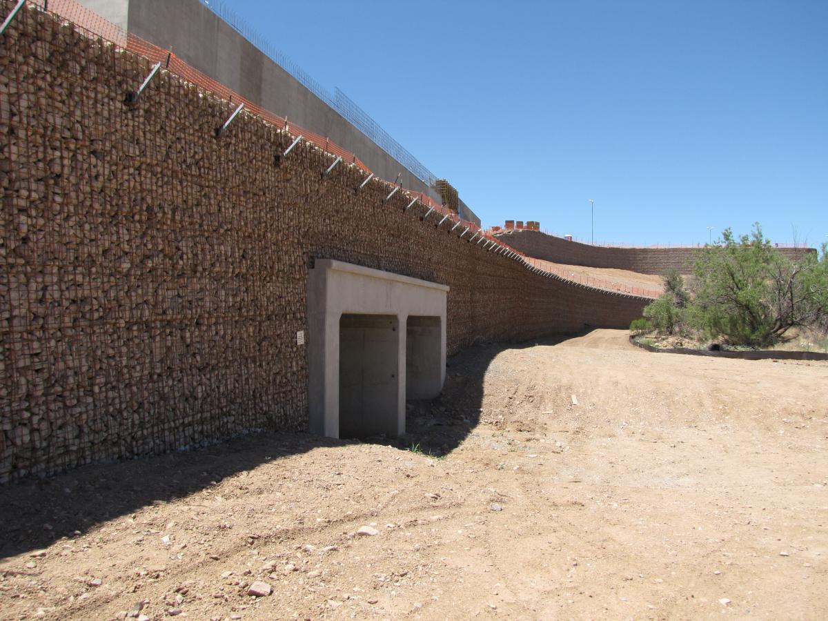 Welded Wire Wall Gallery | Hilfiker Retaining Walls