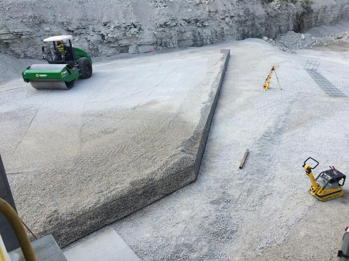 Lannon Quarry Stationay Jaw Plant Crusher | Hilfiker Retaining Walls