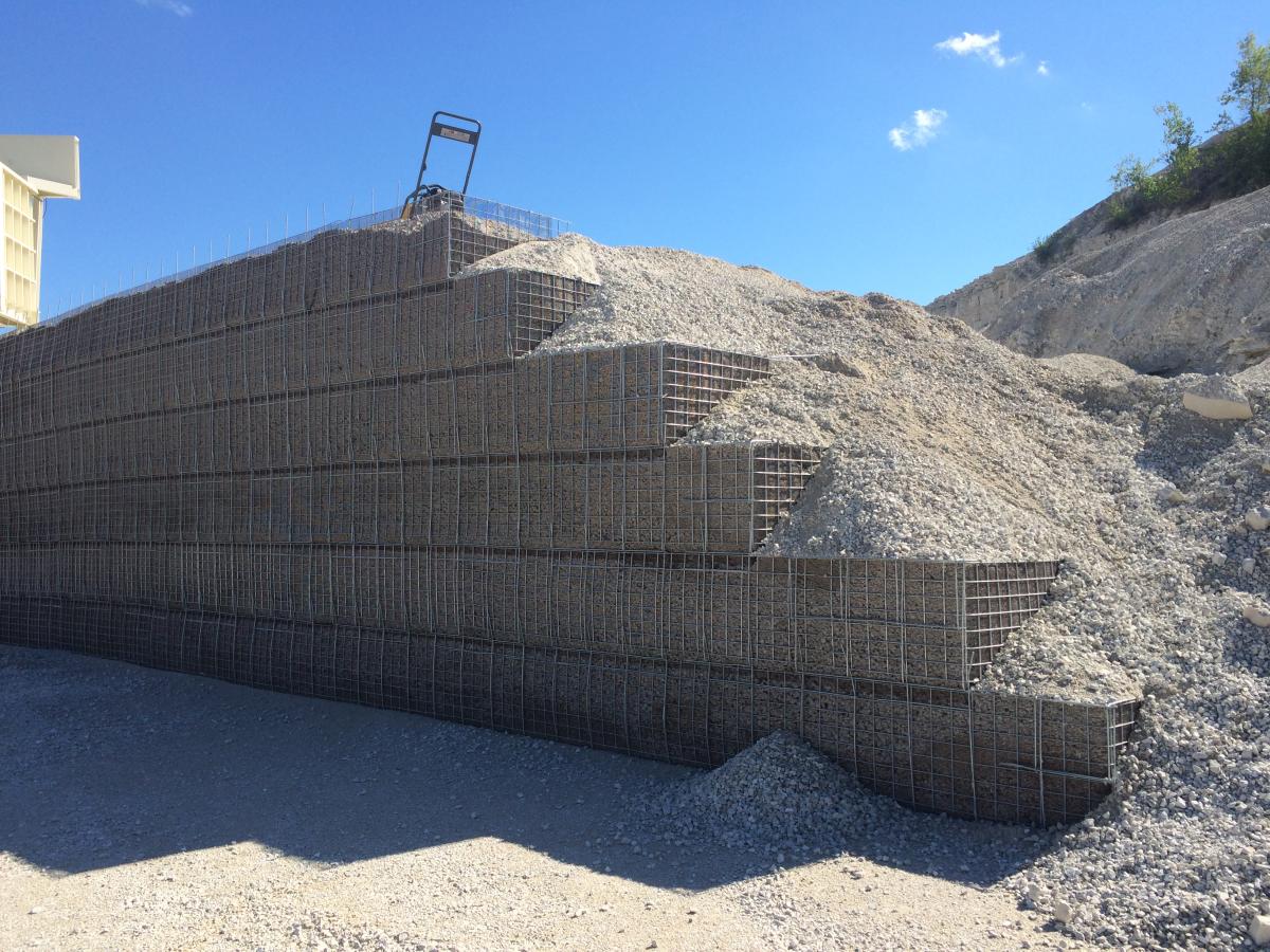 Lannon Quarry Stationay Jaw Plant Crusher | Hilfiker Retaining Walls