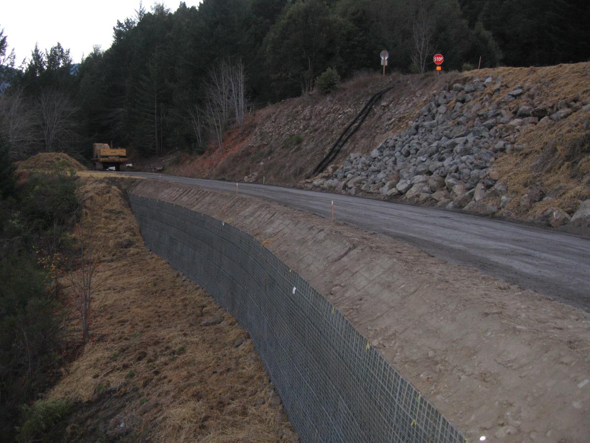 Welded Wire Wall Gallery | Hilfiker Retaining Walls