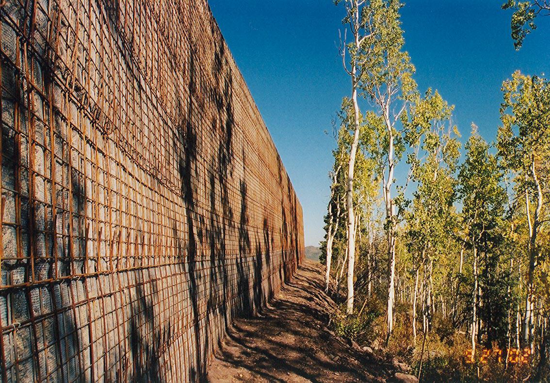 Welded Wire Wall Gallery | Hilfiker Retaining Walls