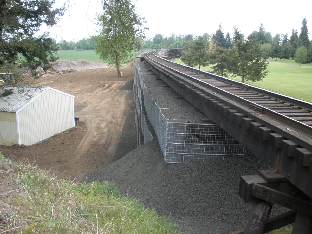 Albany Railroad / Golf Course Bridge | Hilfiker Retaining Walls