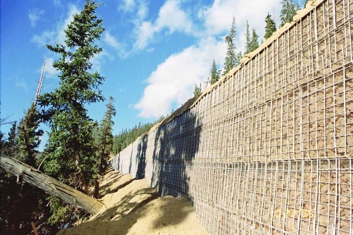 Welded Wire Wall Gallery | Hilfiker Retaining Walls