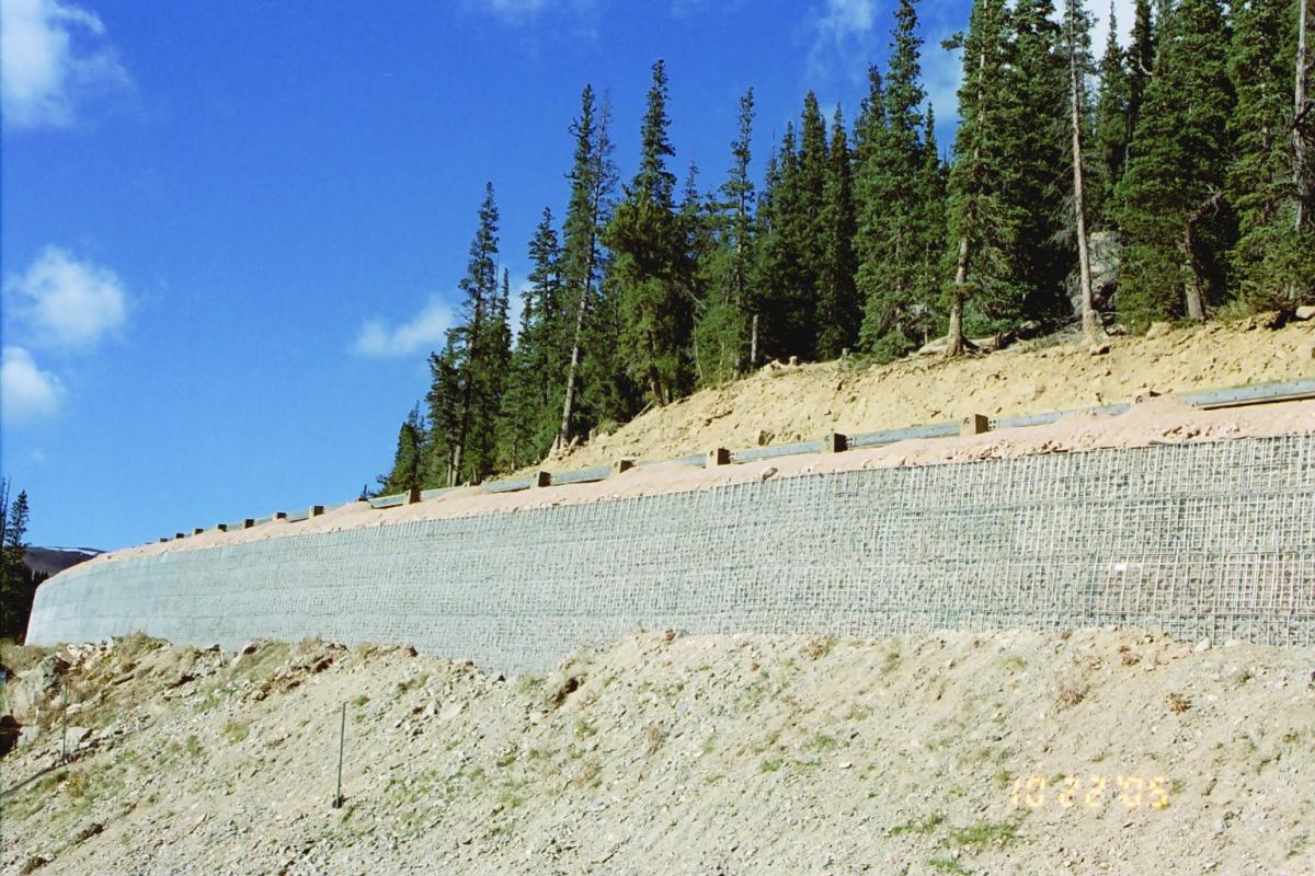 Welded Wire Wall Gallery | Hilfiker Retaining Walls