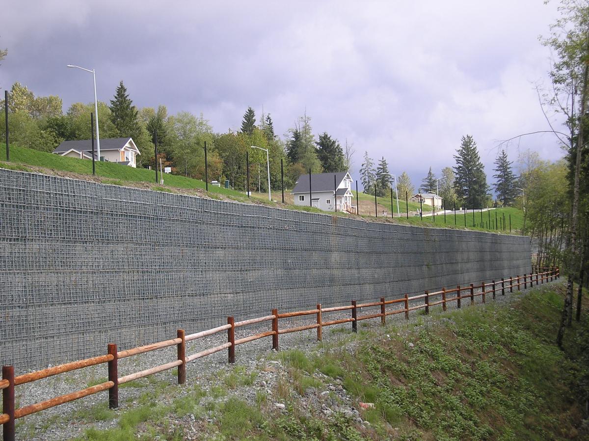 Welded Wire Wall Gallery | Hilfiker Retaining Walls