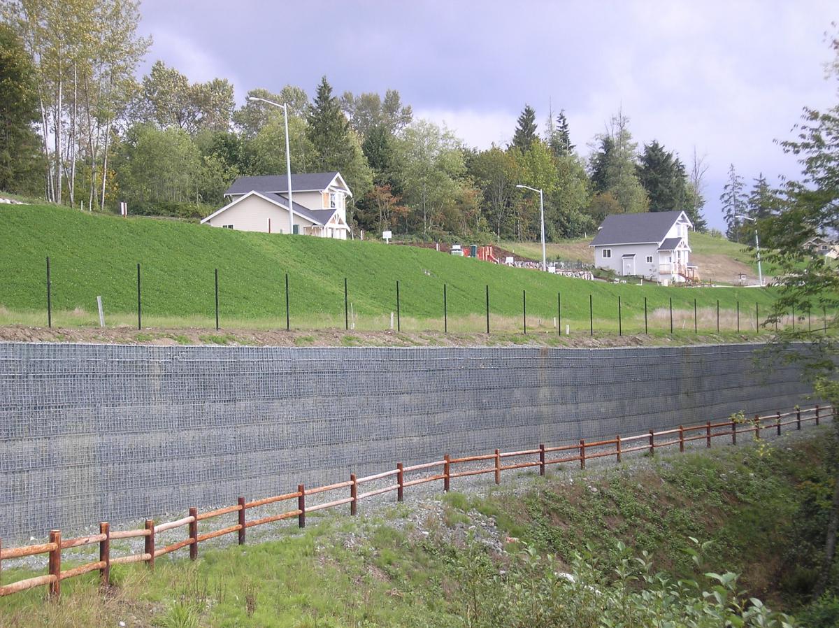 Welded Wire Wall Gallery | Hilfiker Retaining Walls